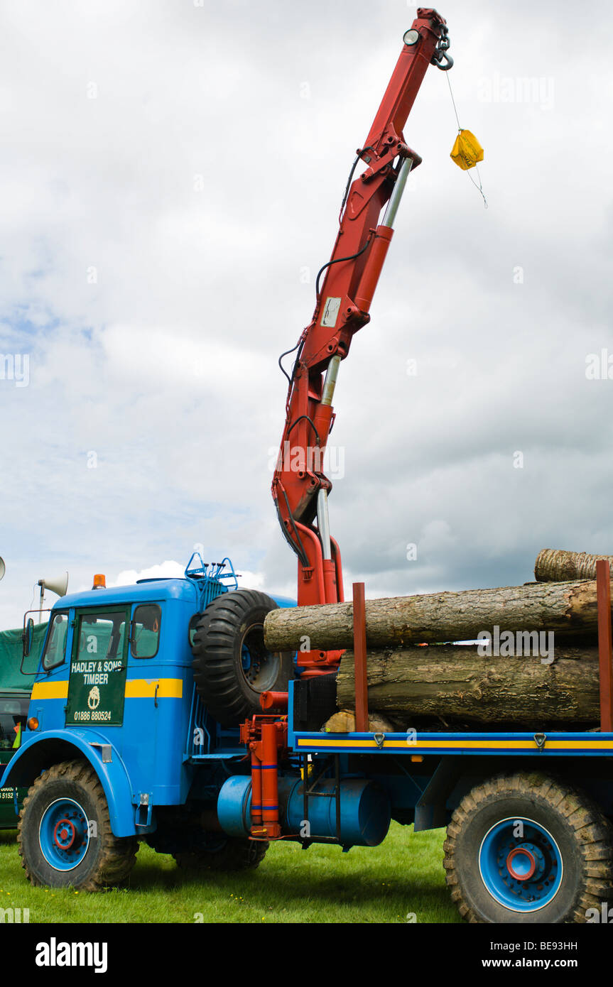 Classic lorry hi-res stock photography and images - Alamy