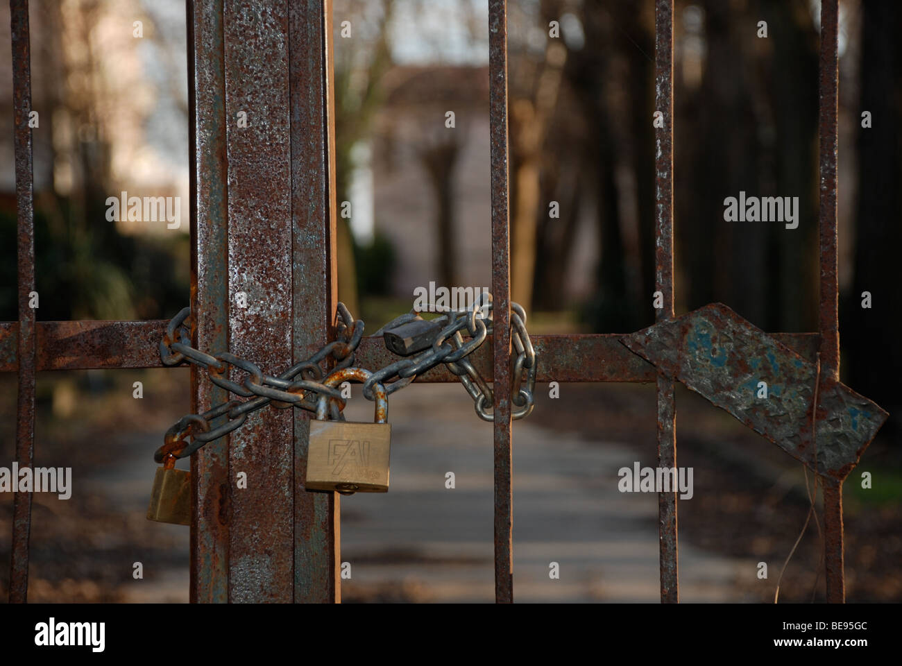 Padlocked gates hi-res stock photography and images - Alamy