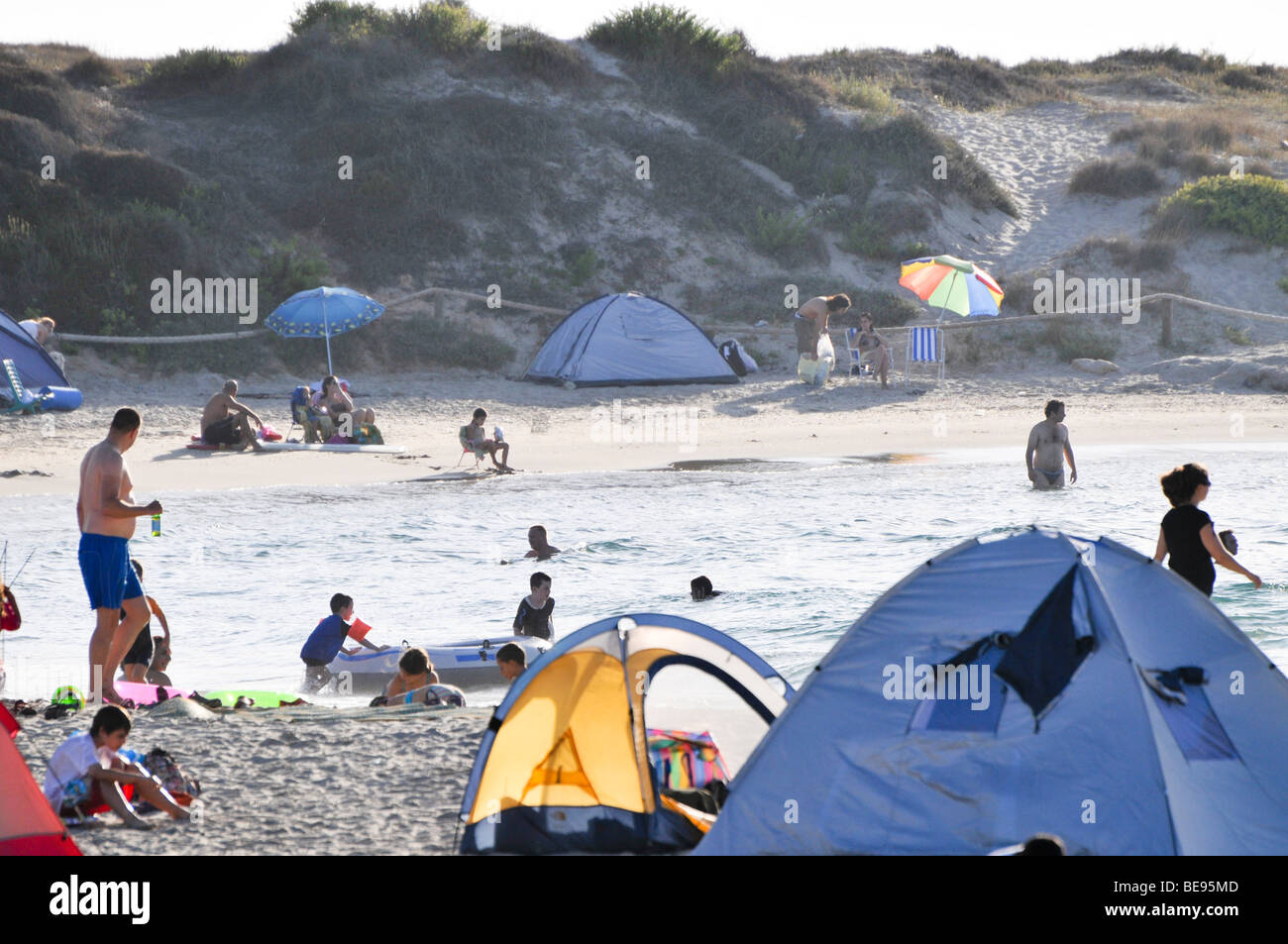 Israel, Coastal plains, Habonim Beach, Israeli vacationers on the sea ...