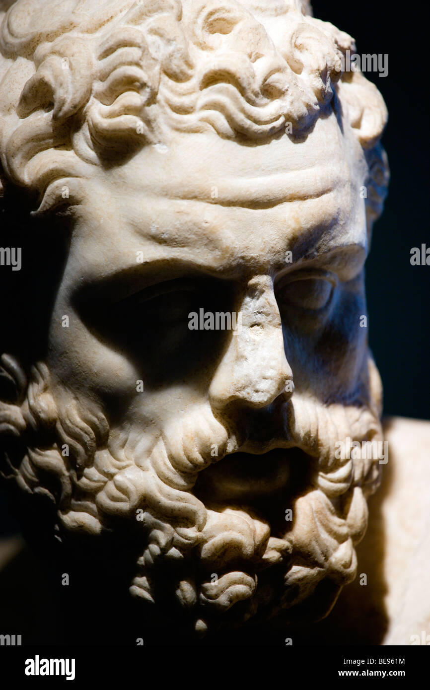 Hercules statue head hi-res stock photography and images - Alamy