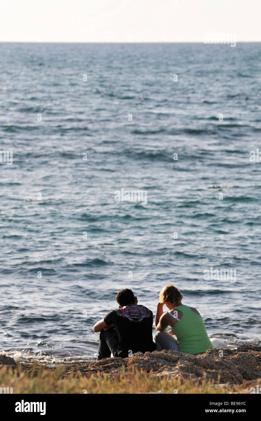 Israel, Coastal plains, Habonim Beach, romantic couple on the shore ...