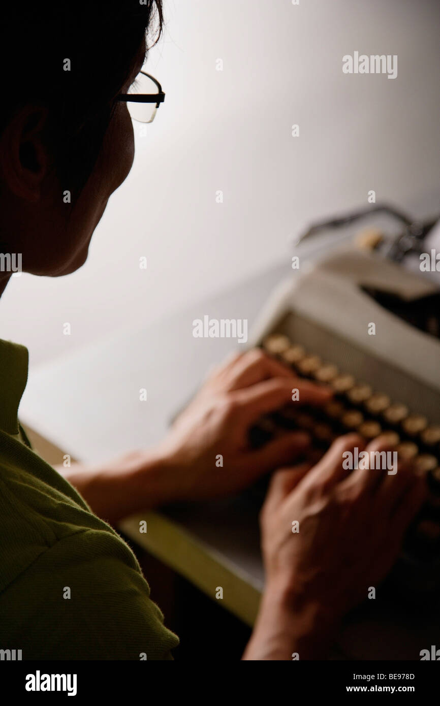 Person profile retro studio hi-res stock photography and images - Alamy