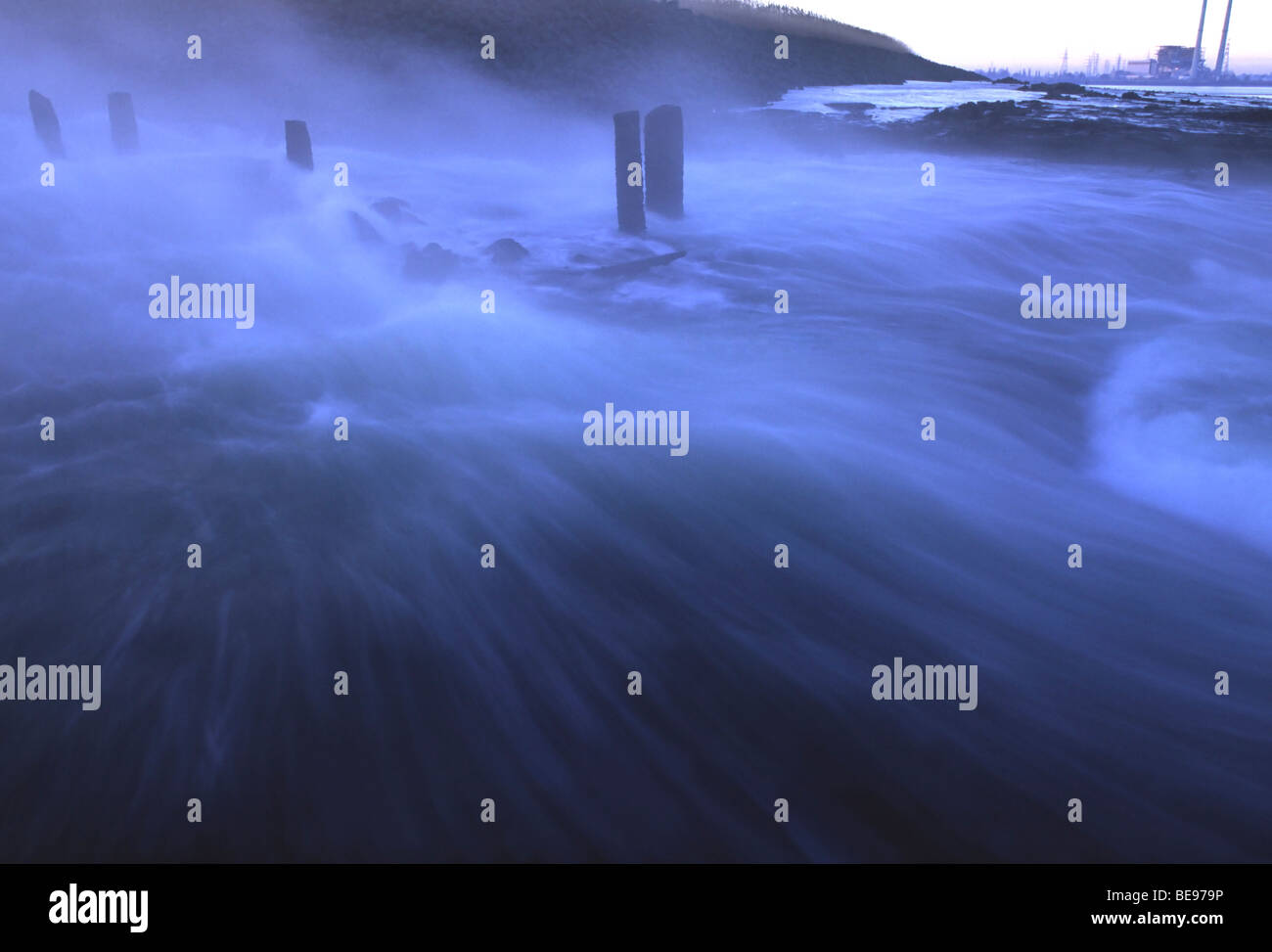 Watervervuiling door lozing van water in rivier, Belgi Water pollution ...