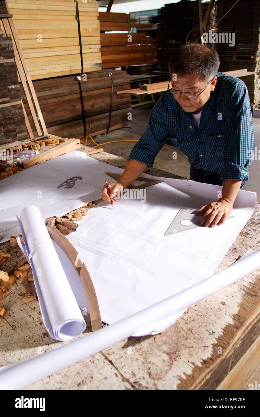 Black man workshop paper hi-res stock photography and images - Alamy