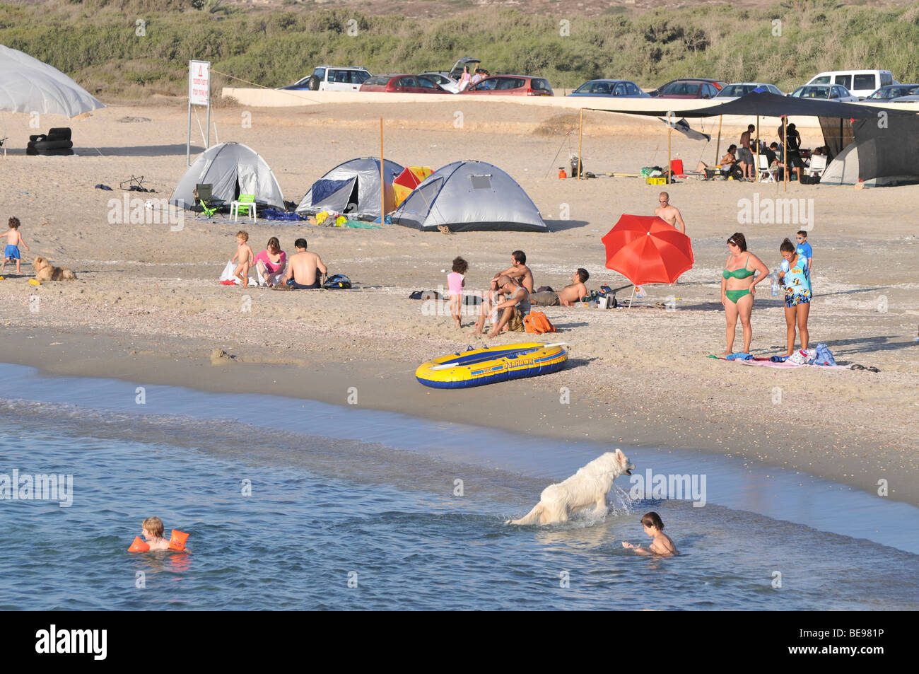 Israel, Coastal plains, Habonim Beach, Israeli vacationers on the sea ...