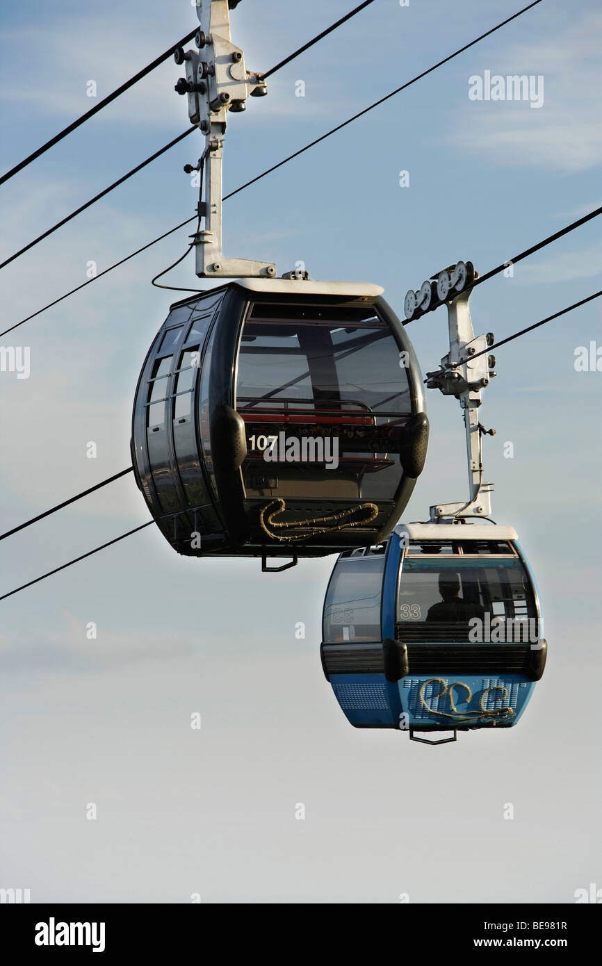 Cable cars singapore hi-res stock photography and images - Alamy