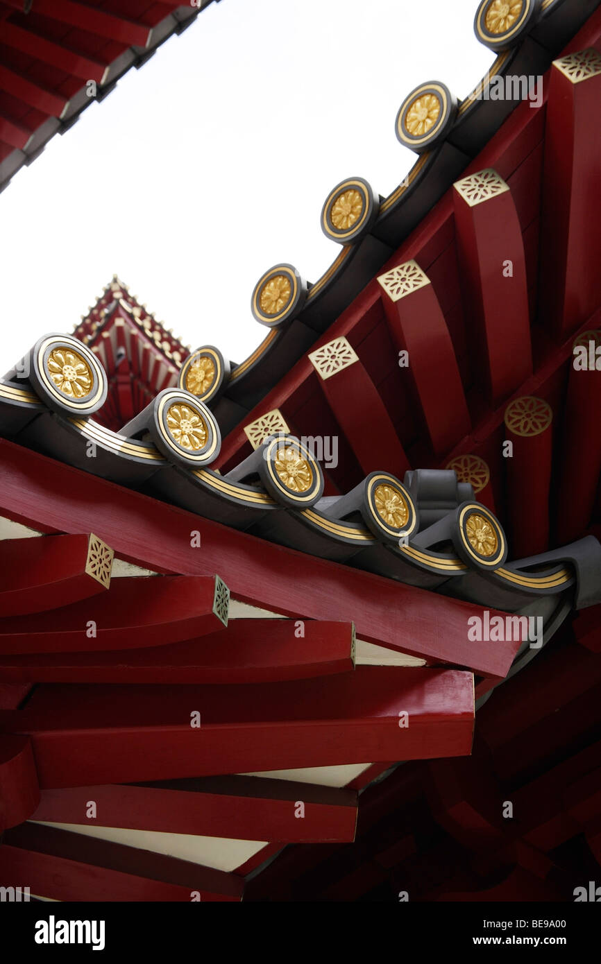 Detail of roof top of Buddhist Temple Stock Photo - Alamy