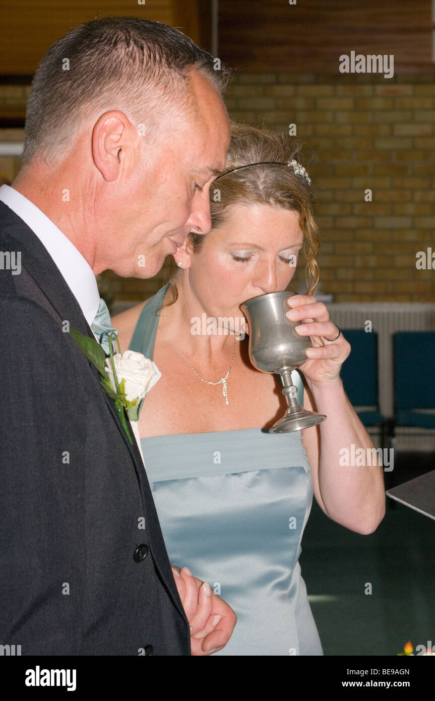 Service of holy communion hi-res stock photography and images - Alamy