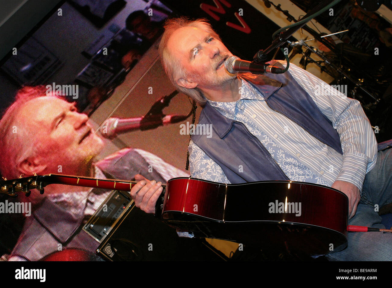 Roy harper singer hi-res stock photography and images - Alamy