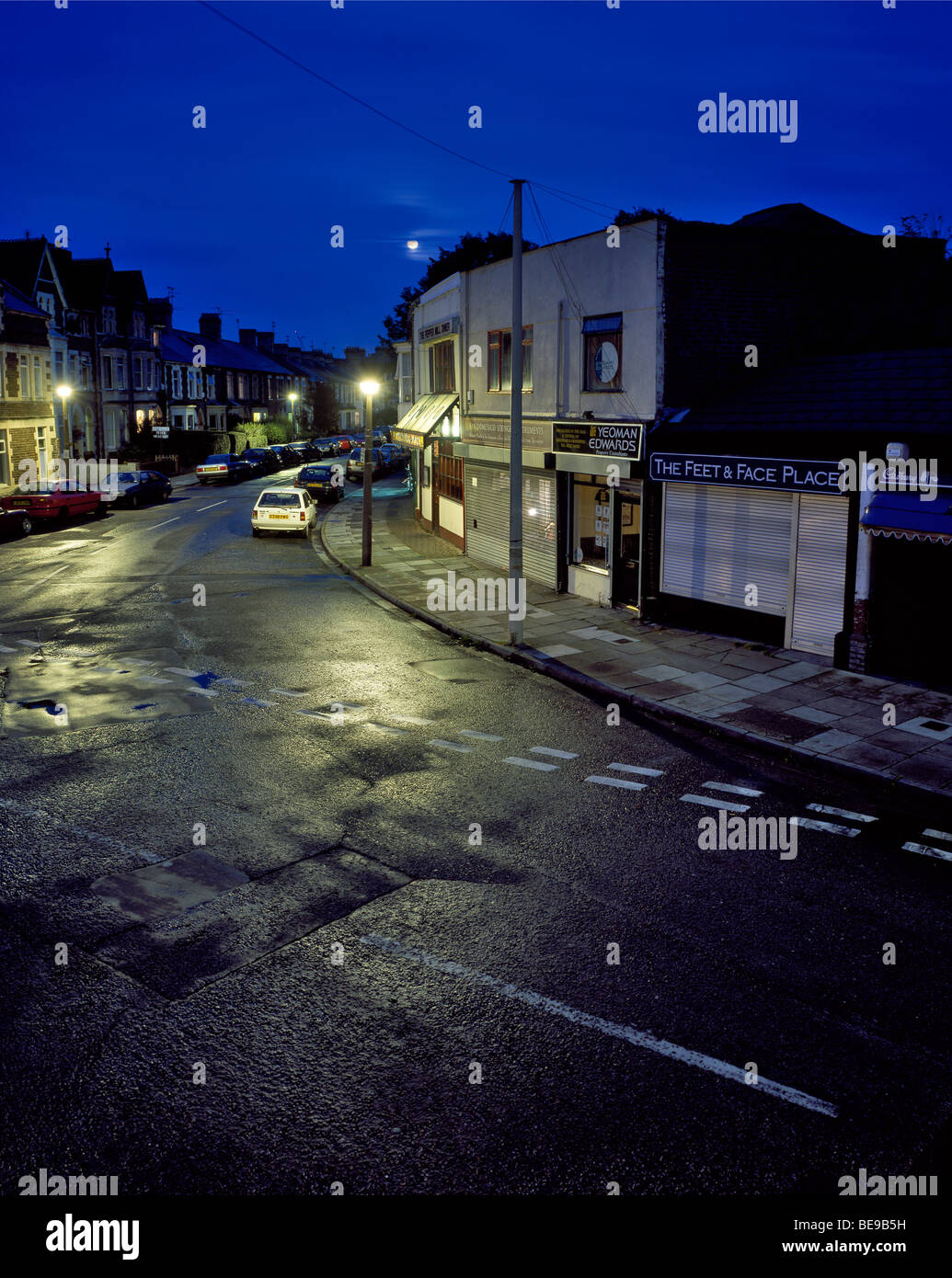 Corner shops hi-res stock photography and images - Alamy