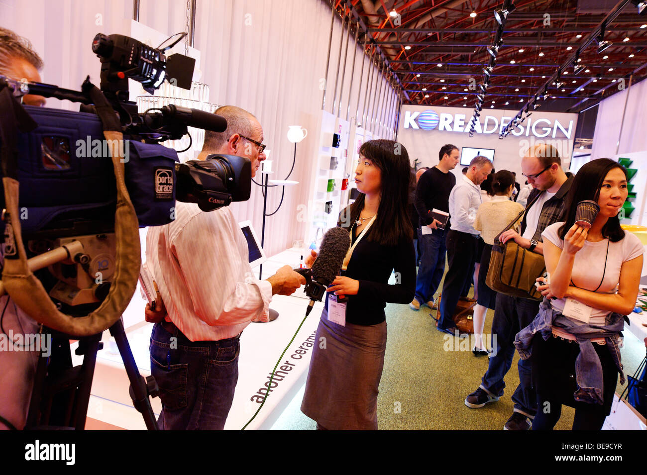 Interview show hi-res stock photography and images - Alamy