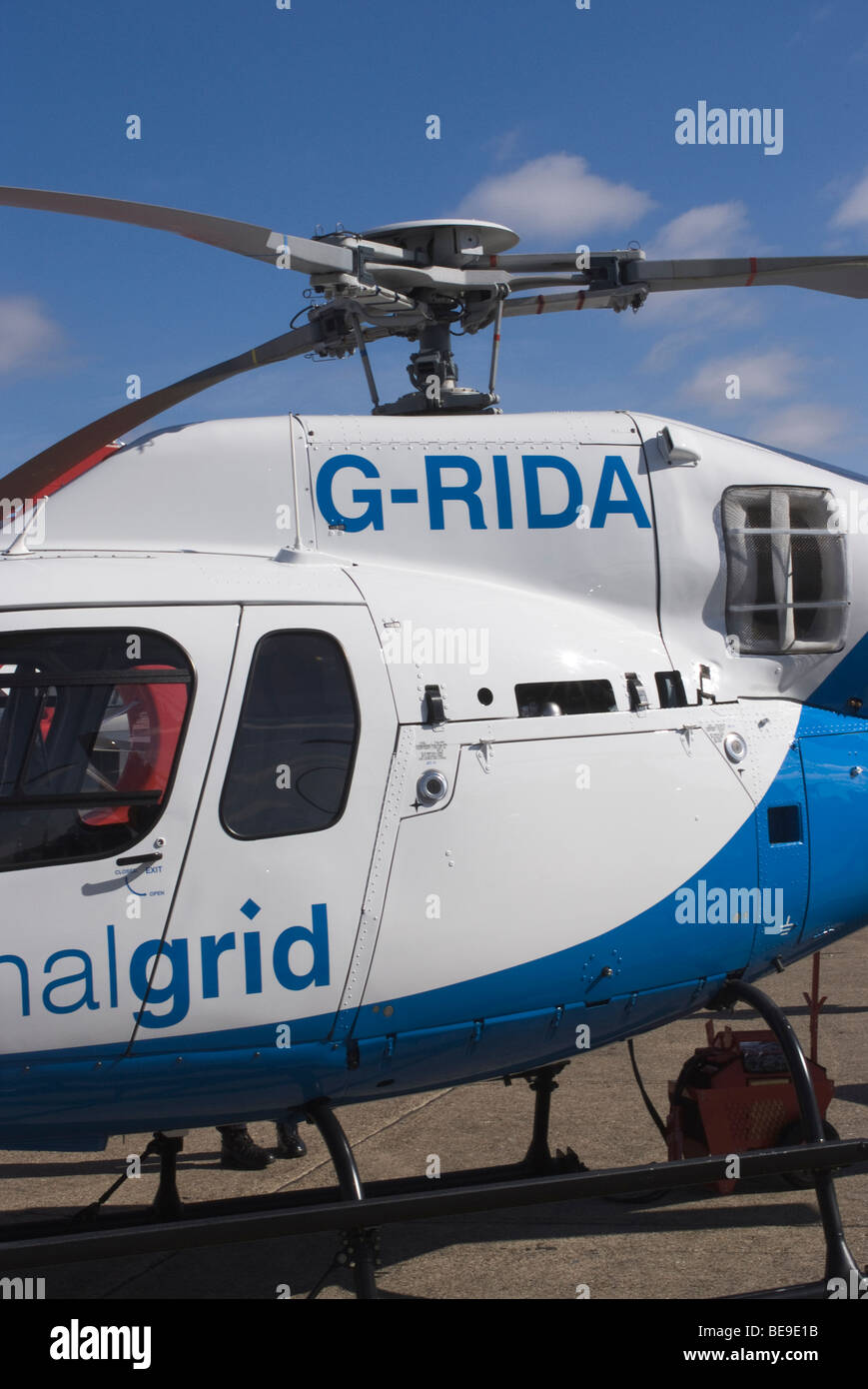 National grid helicopter hi-res stock photography and images - Alamy