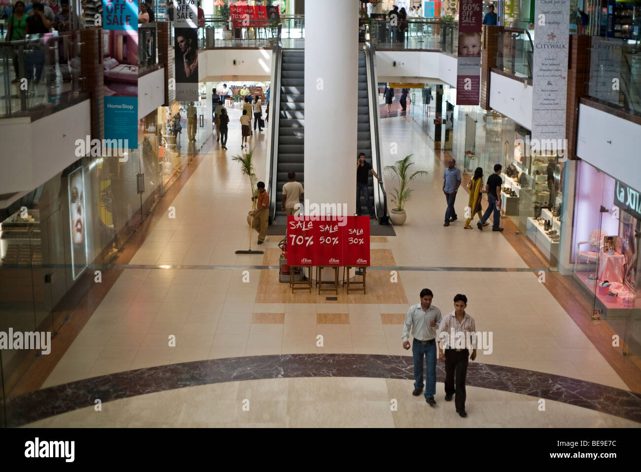 Select citywalk new delhi hi-res stock photography and images - Alamy