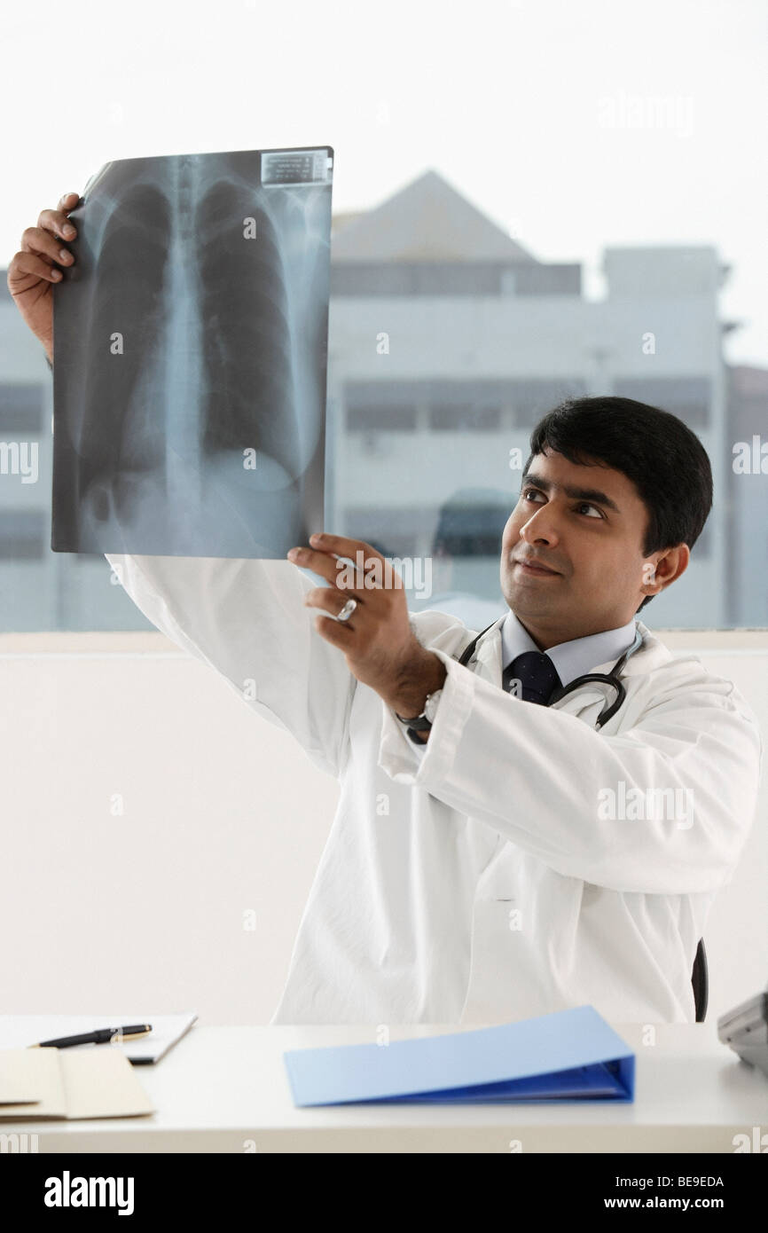 doctor viewing x-ray Stock Photo - Alamy