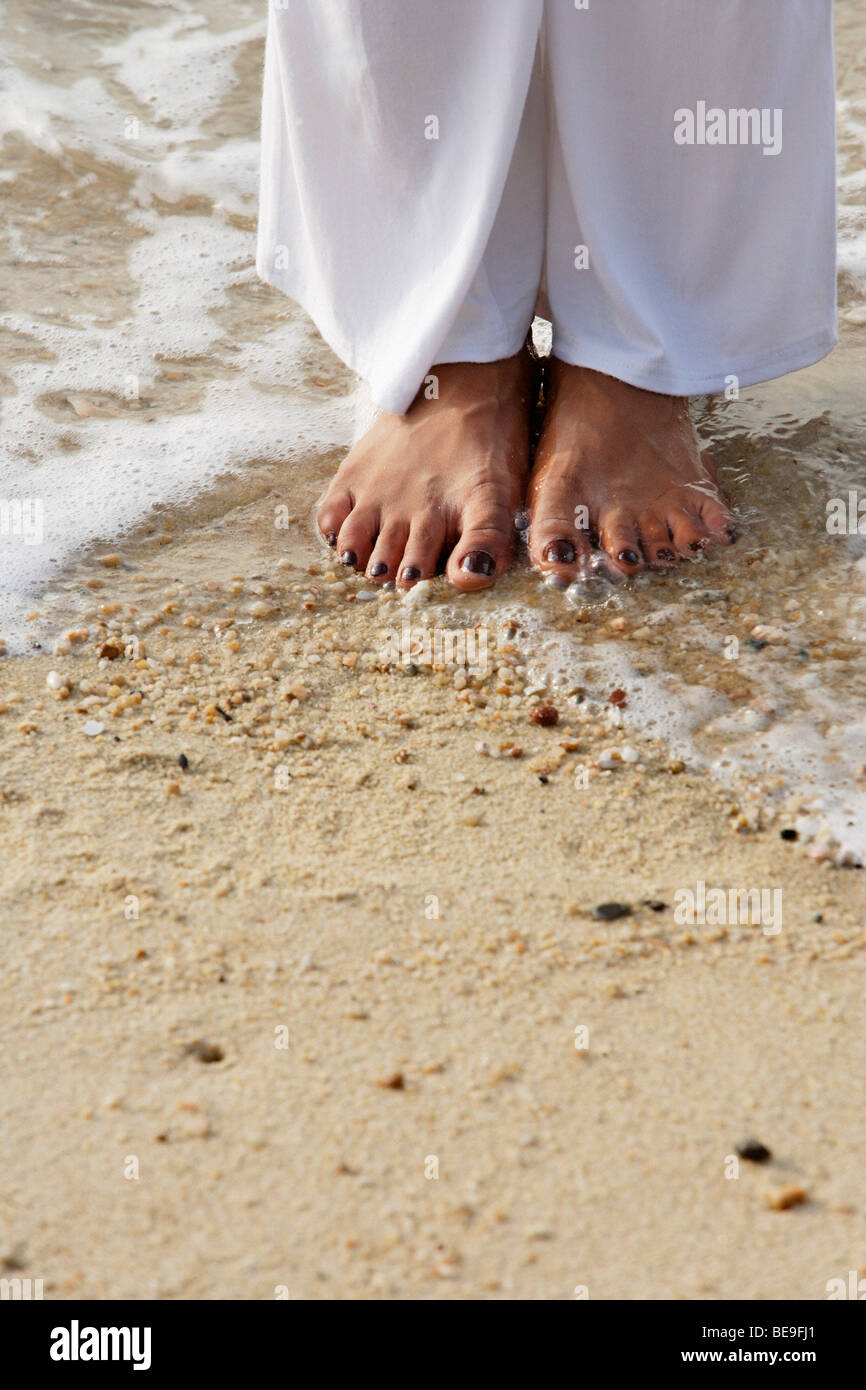 Feet on the hi-res stock photography and images - Alamy