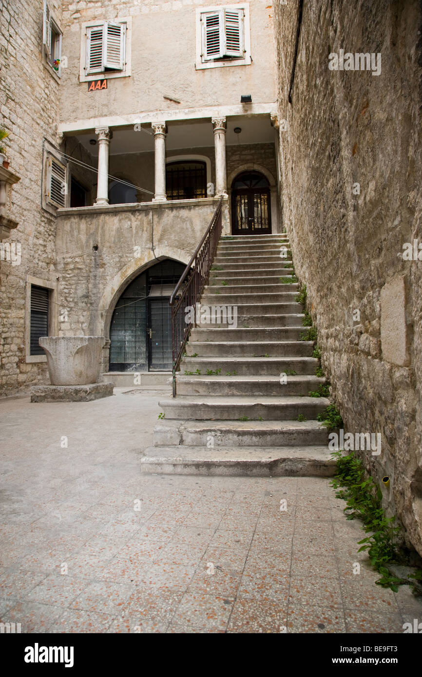 Court Yard with stone steps Split Croatia Stock Photo - Alamy