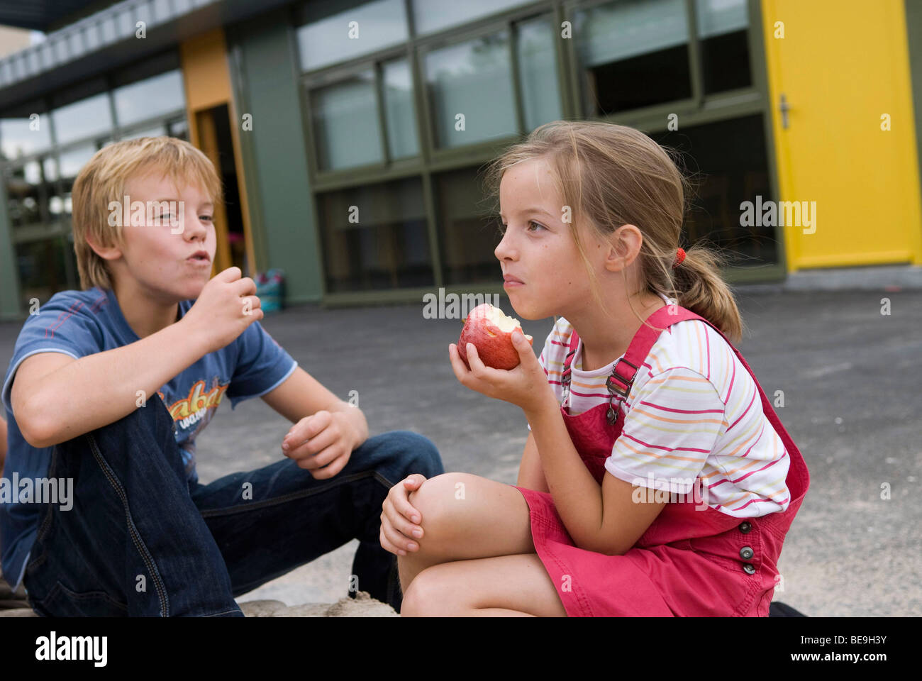 Boys snack break hi-res stock photography and images - Alamy
