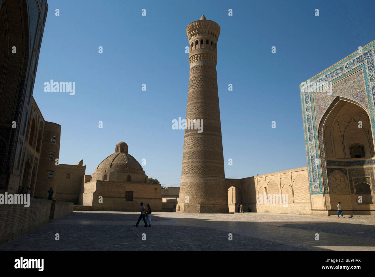 Bukhara (Uzbekistan) : Mir-i-Arab Medresa and Kalon Minaret Stock Photo - Alamy
