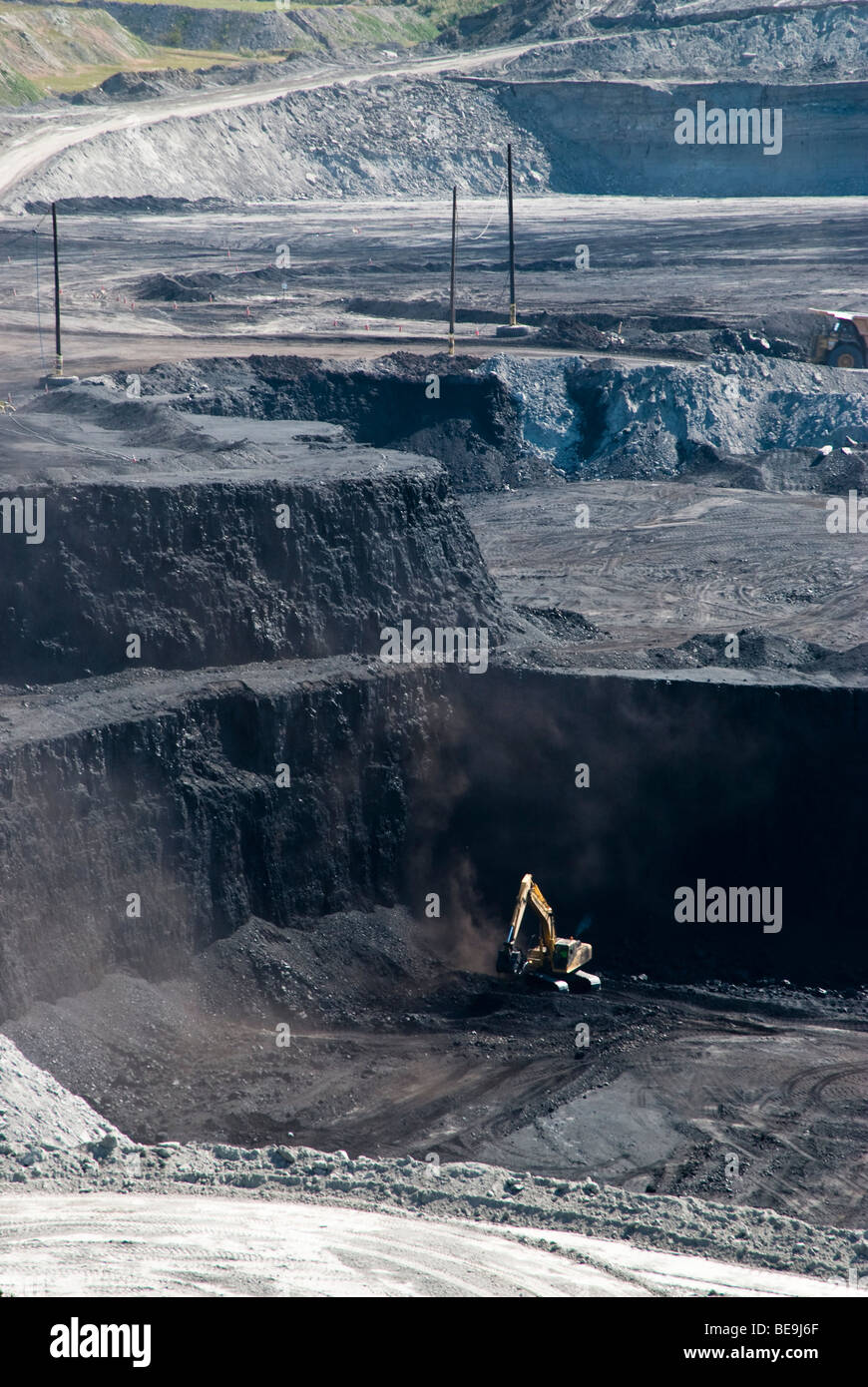 Bucket loading coal hi-res stock photography and images - Alamy