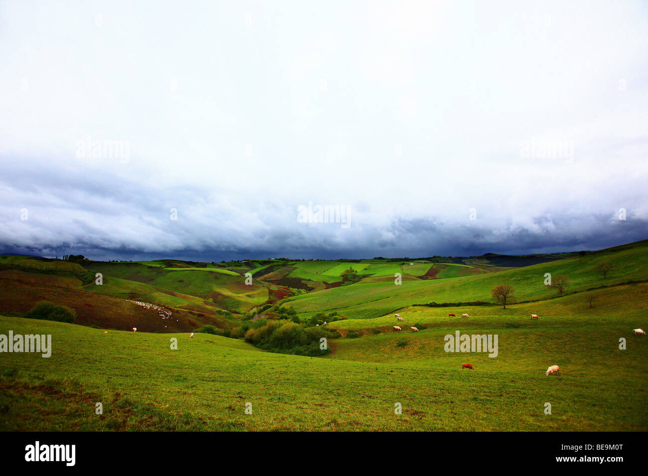 Cloud countryside hi-res stock photography and images - Alamy