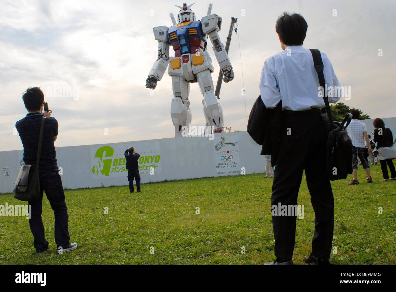 Japan, Tokyo: Replica of the robot (or mecha) of the "Gundam".anime ...