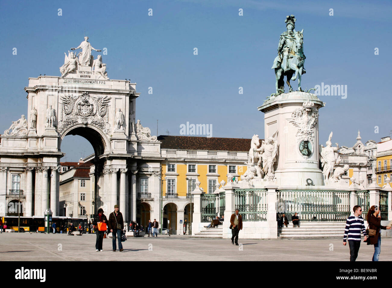 Lisbon trade square hi-res stock photography and images - Alamy