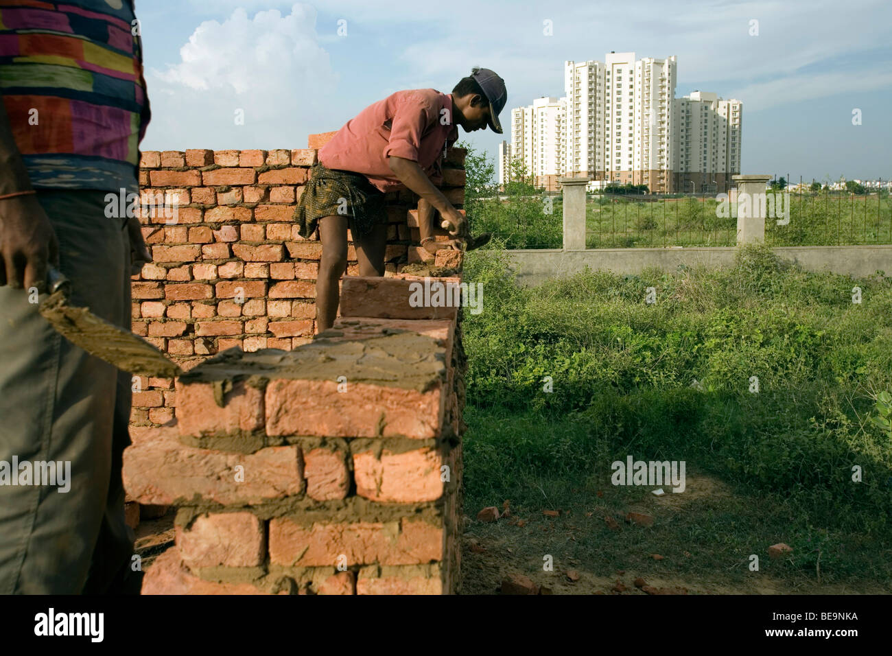Bricklayer Building Wall Stock Photos & Bricklayer Building Wall Stock ...