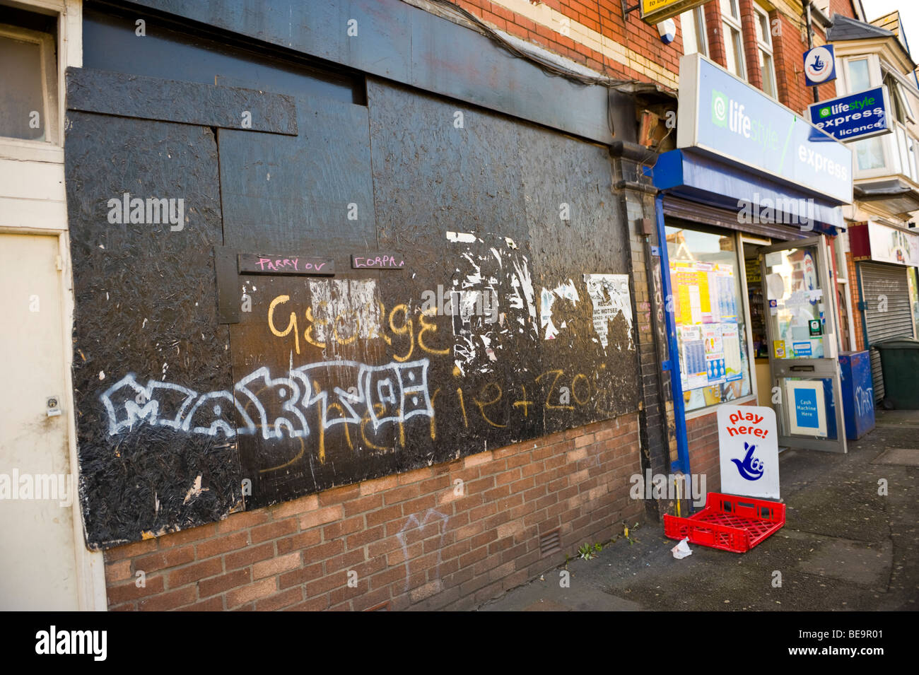 Boarded up shops empty boarded hi-res stock photography and images - Alamy