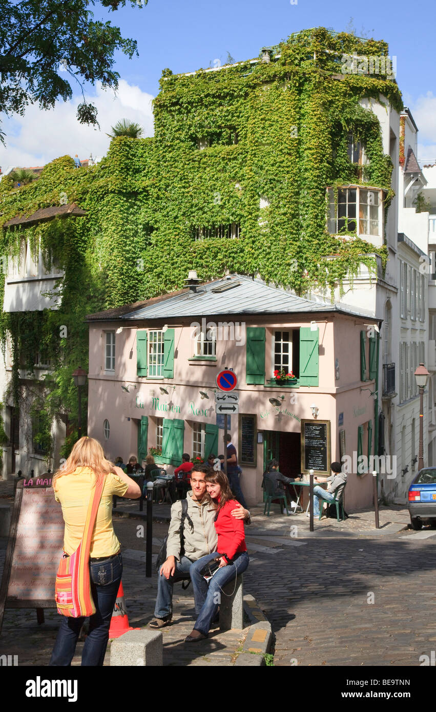 Pretty paris hi-res stock photography and images - Alamy