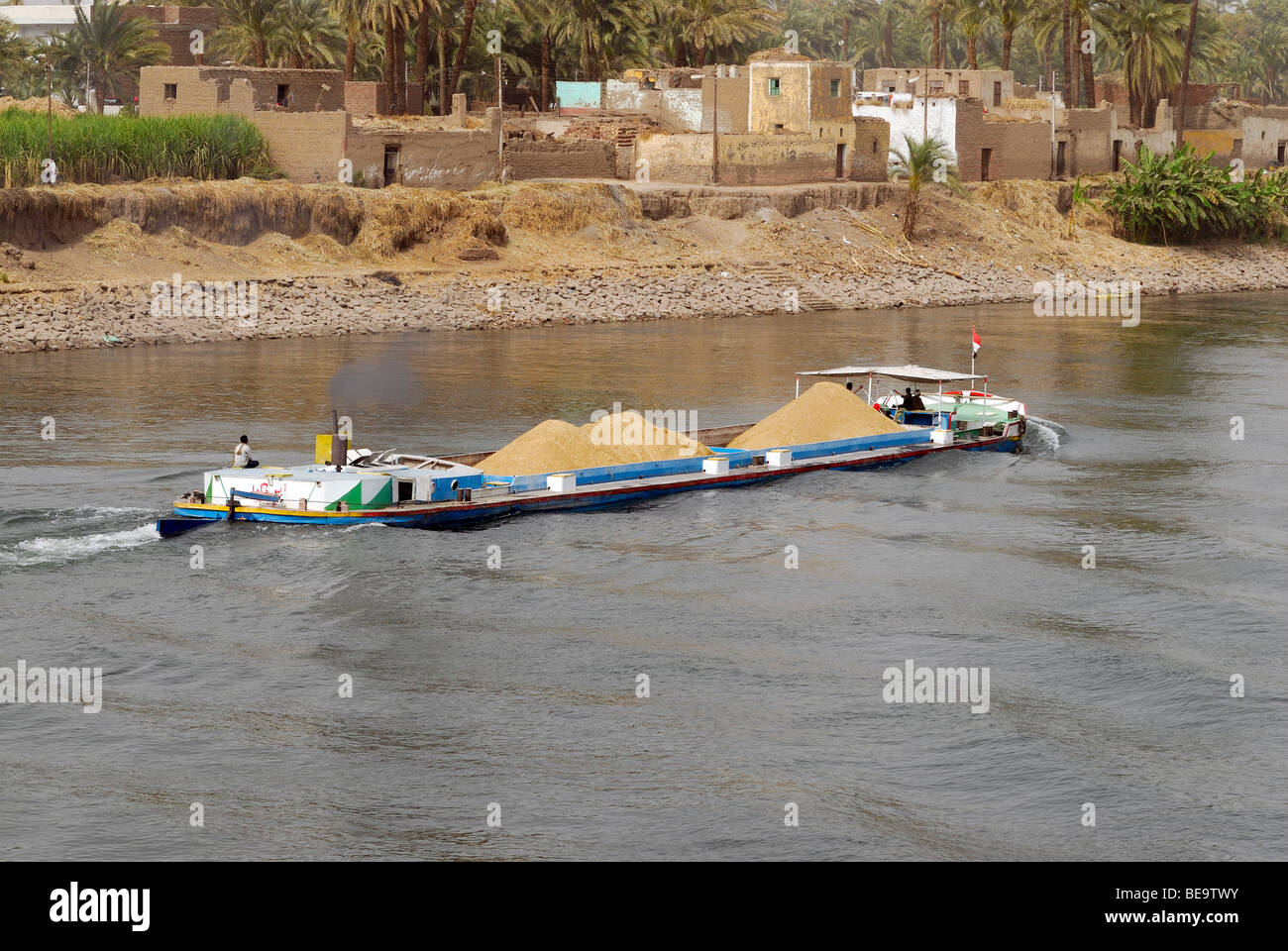 Egyptian barge hi-res stock photography and images - Alamy