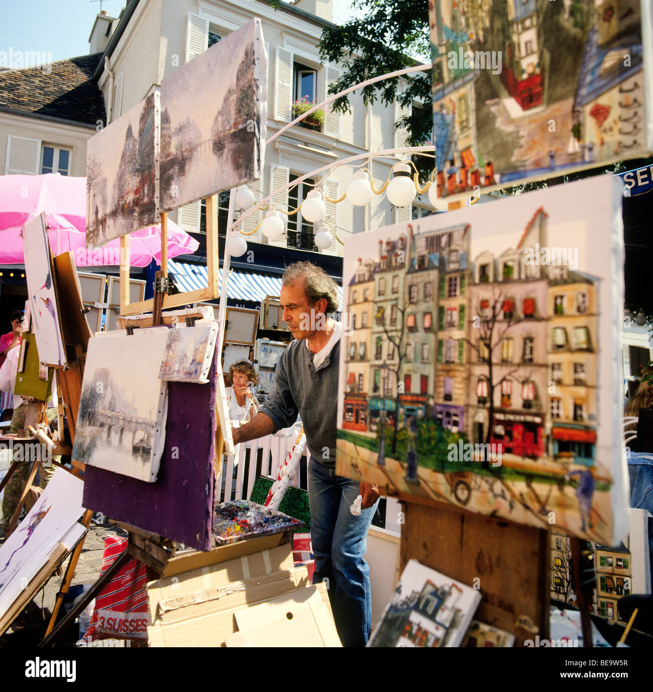 The Artists Square in Montmartre in Paris Stock Photo - Alamy