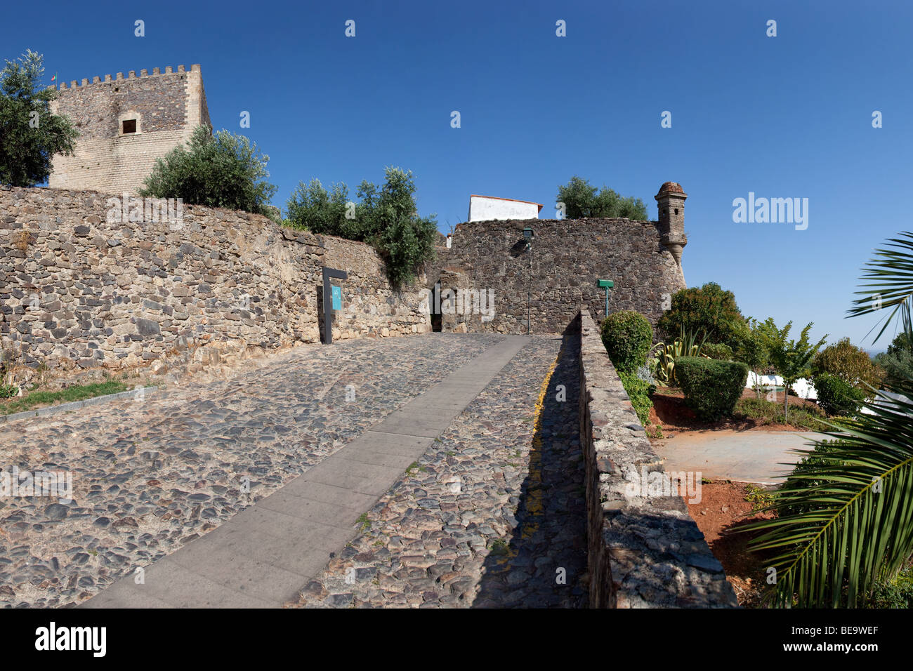 Image of the street that leads to the Castelo de Vide castle entrance ...