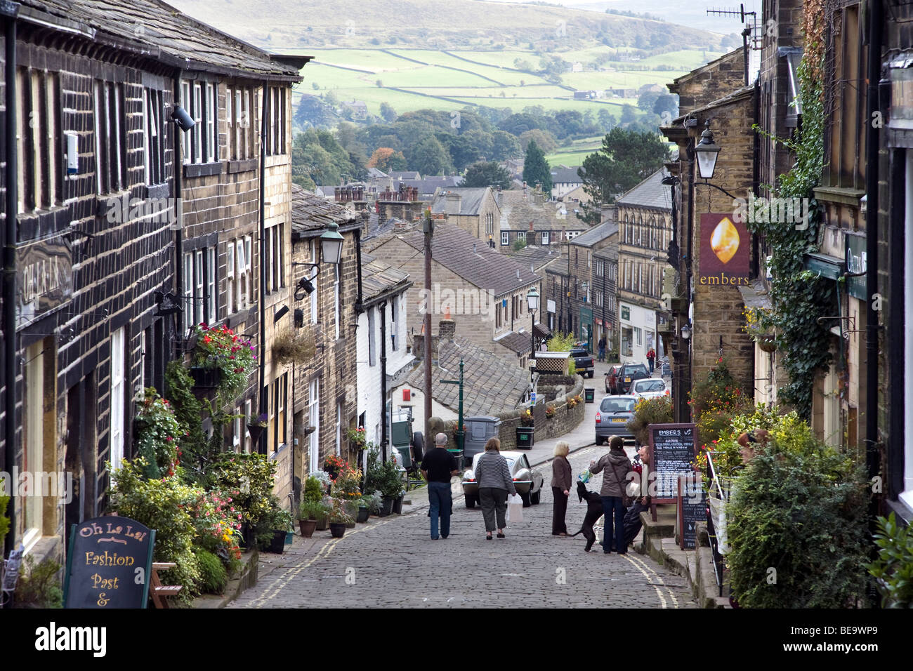 Main street haworth hi-res stock photography and images - Alamy