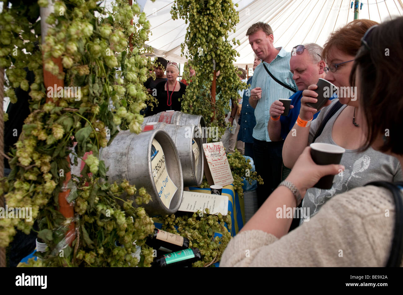 Food sampling stand hi-res stock photography and images - Alamy