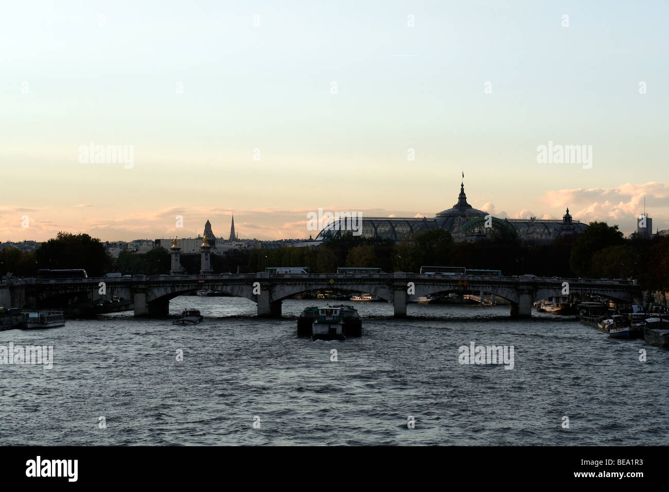 Seine river water bridge hi-res stock photography and images - Alamy