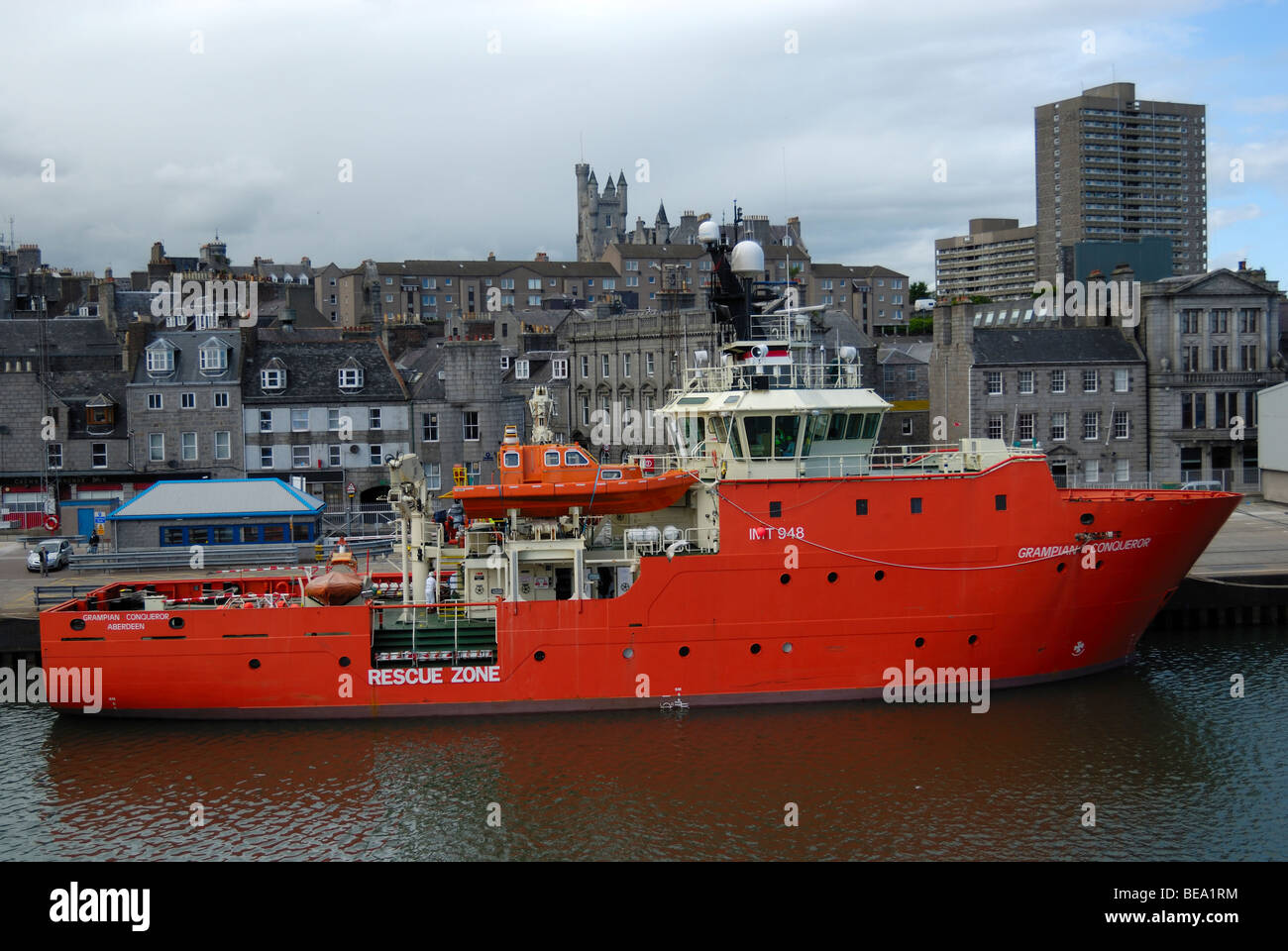 Oil rig supply boat hi-res stock photography and images - Alamy