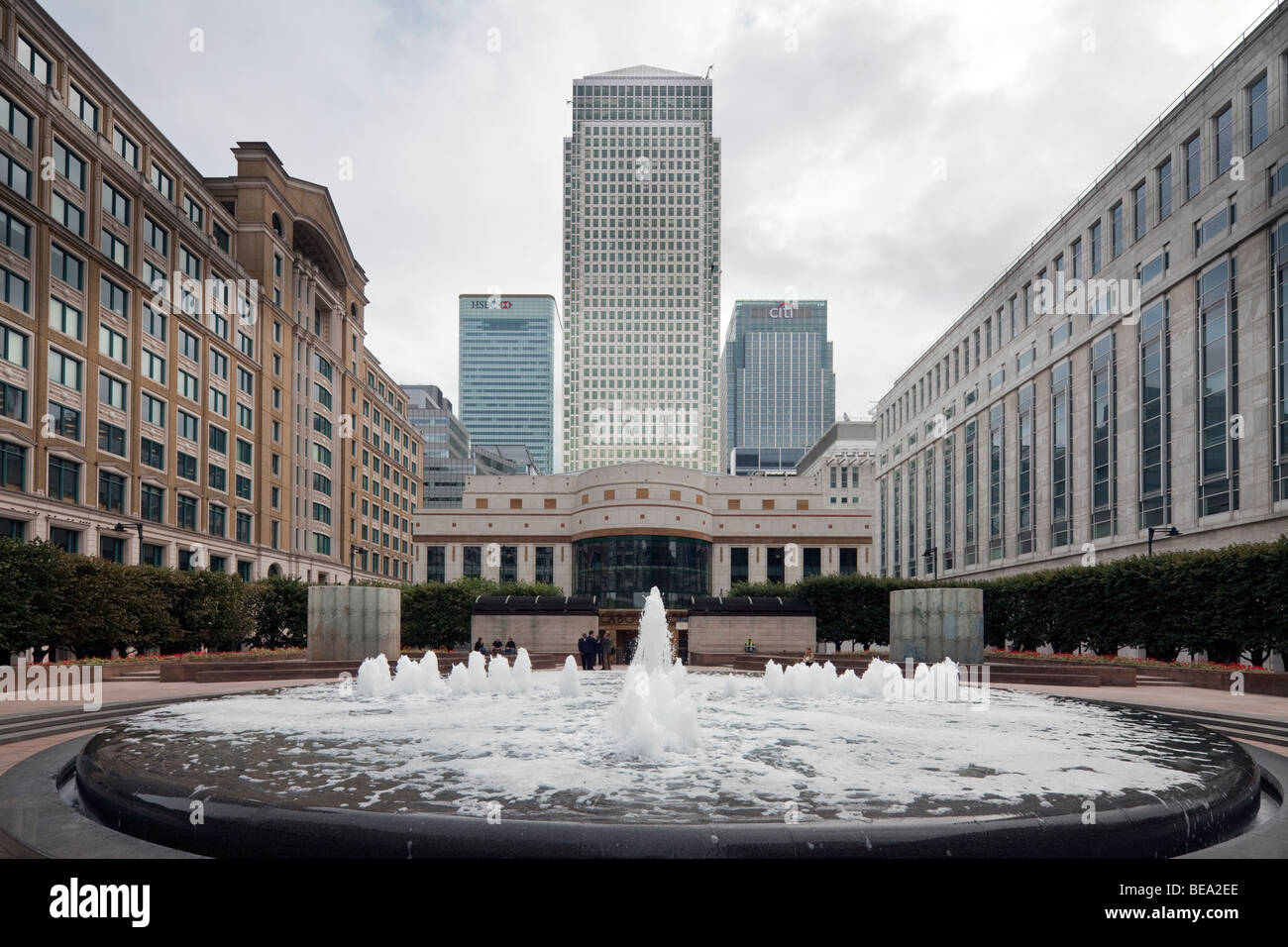 One Canada Square, Canary Wharf Tower, London, England, UK Stock Photo ...