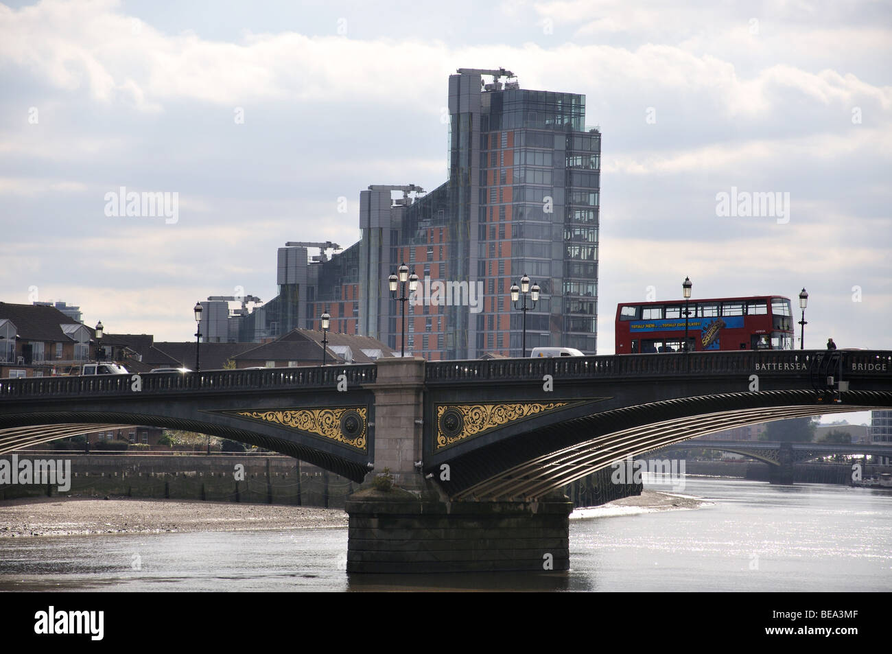 Battersea embankment hi-res stock photography and images - Alamy