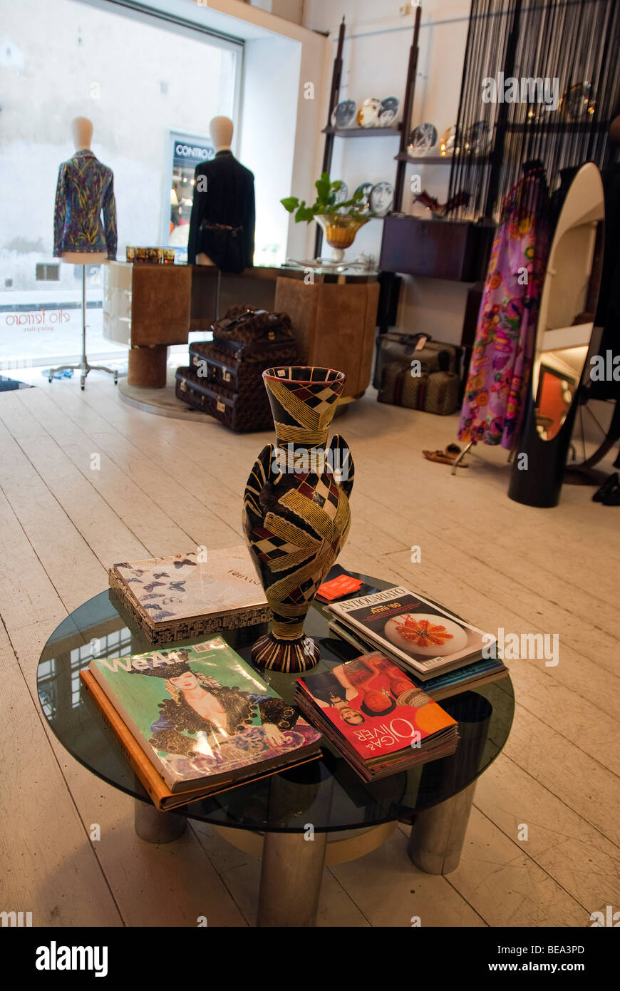 Italian designer clothing hi-res stock photography and images - Alamy