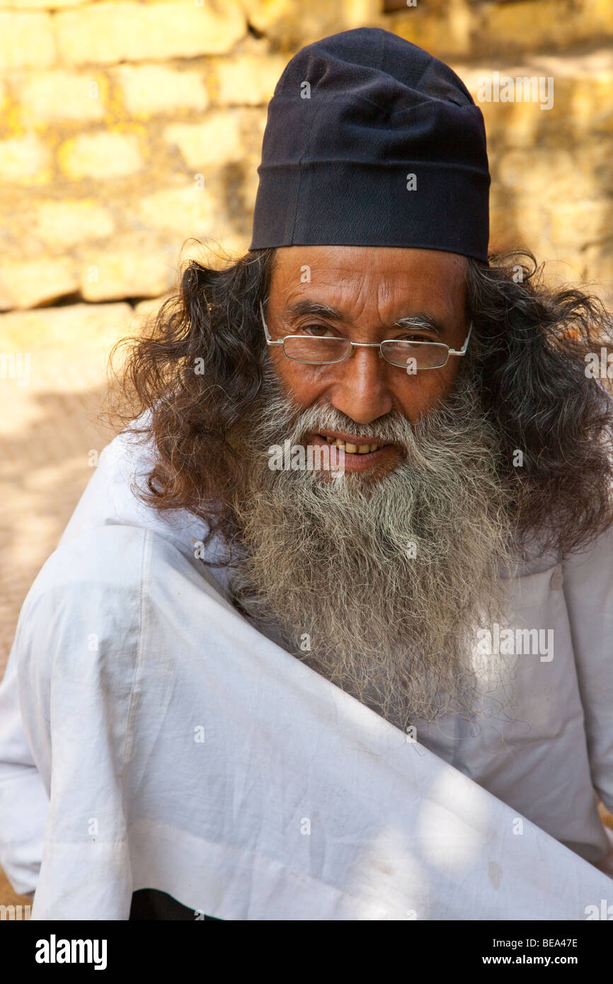 Muslim man in Pandua in Bengal State India Stock Photo - Alamy
