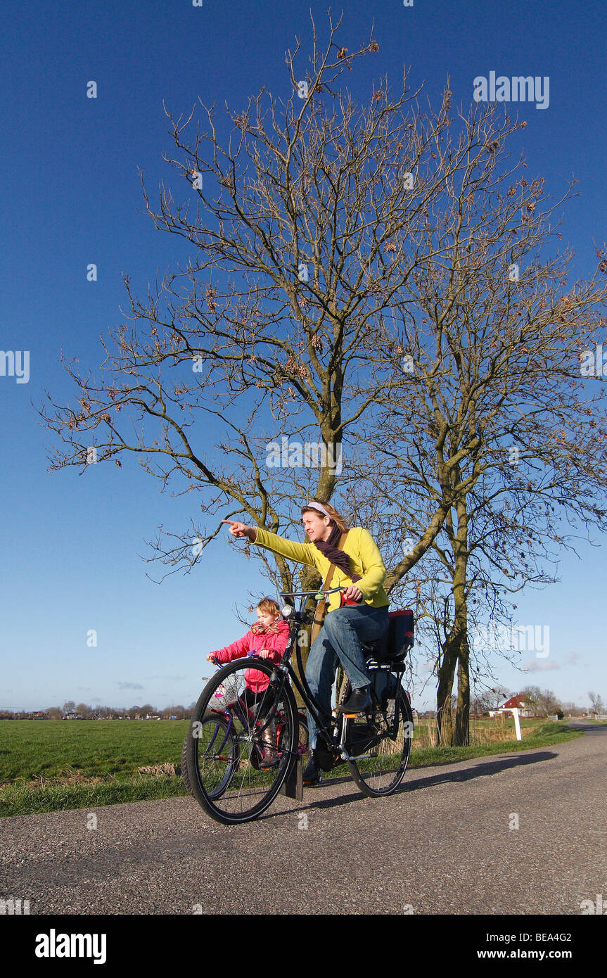 Fietspad en natuur hi-res stock photography and images - Alamy