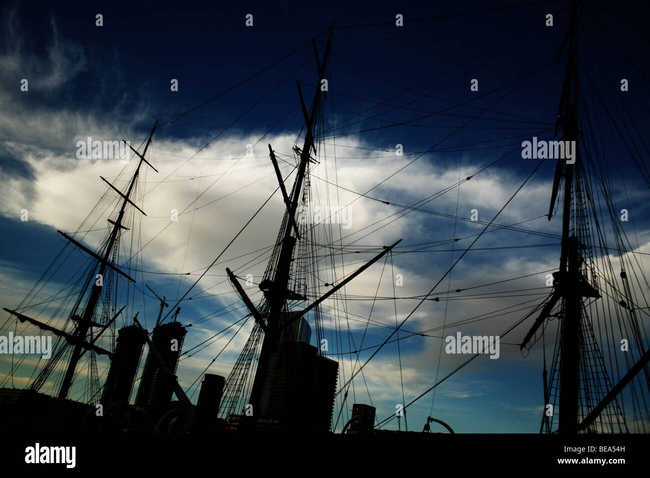Ship with 3 masts hi-res stock photography and images - Alamy
