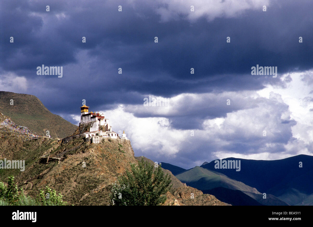 Yumbulagang hi-res stock photography and images - Alamy