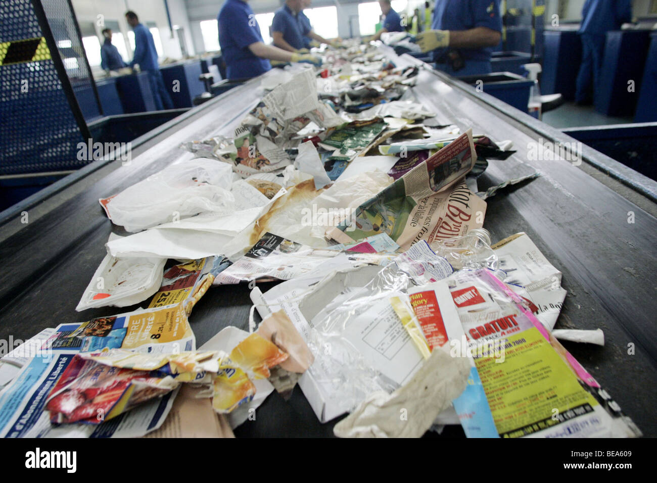 Sorting and se hi-res stock photography and images - Alamy