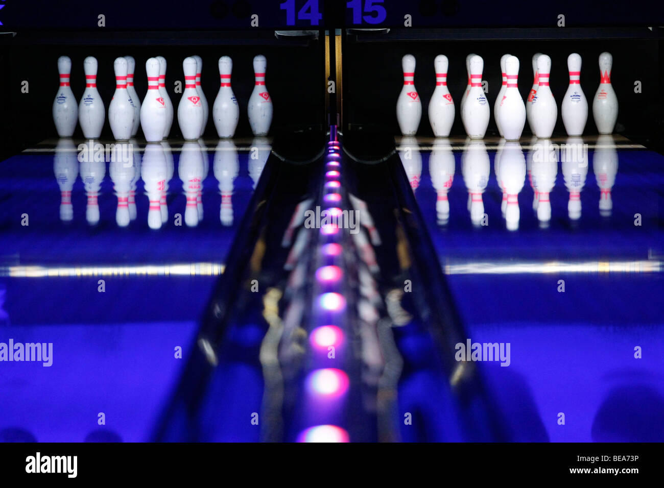 The bowling hi-res stock photography and images - Alamy