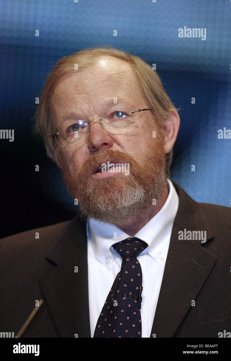 BILL BRYSON AUTHOR 01 October 2008 THE ICC BIRMINGHAM ENGLAND Stock ...