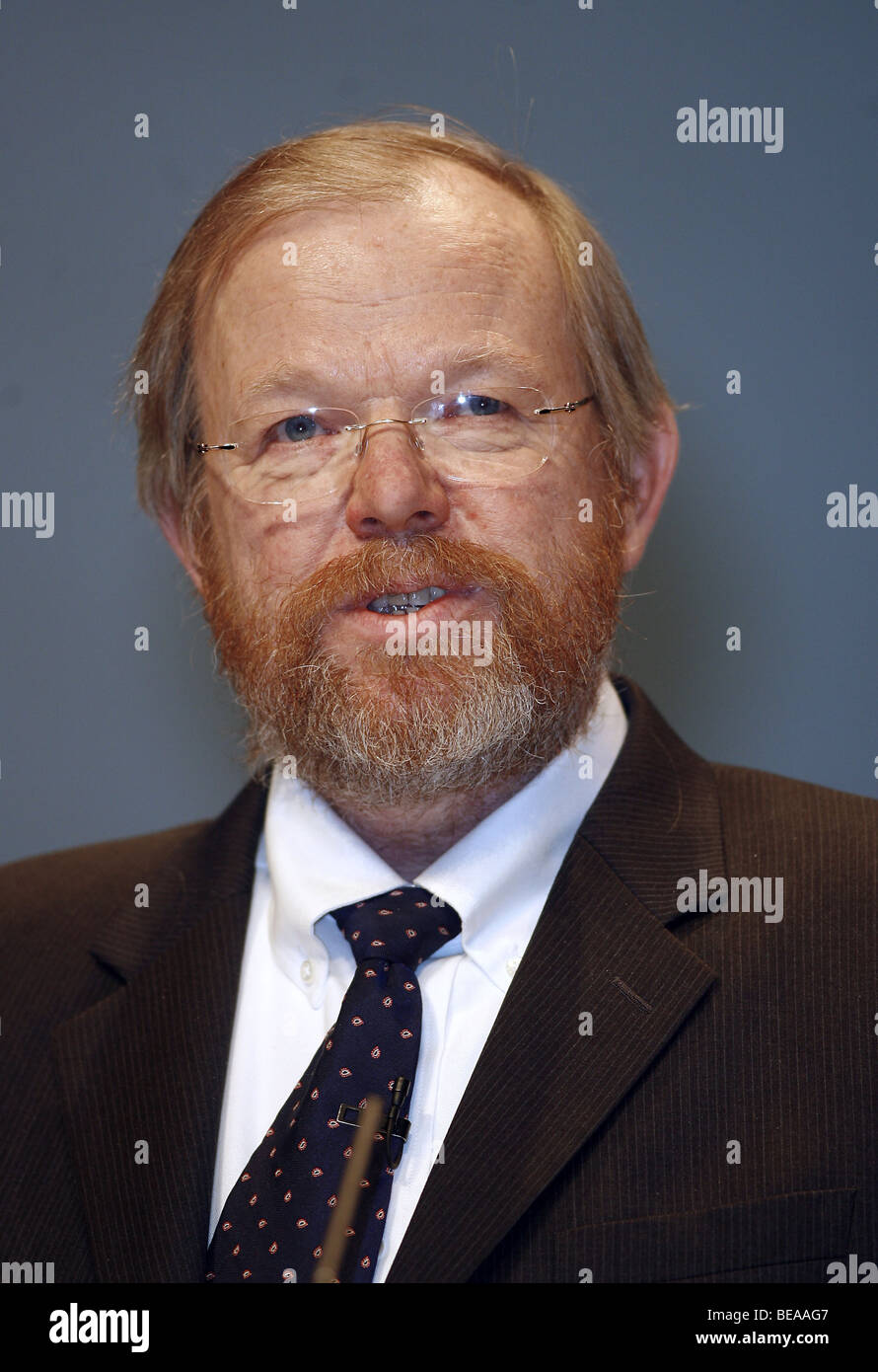BILL BRYSON AUTHOR 01 October 2008 THE ICC BIRMINGHAM ENGLAND Stock ...