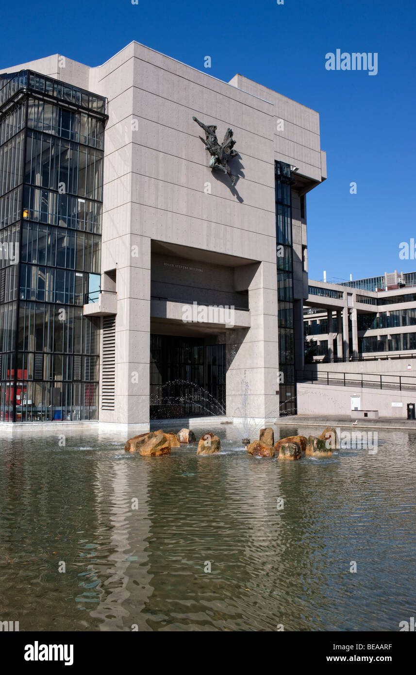 Roger Stevens Building at the University of Leeds, West Yorkshire UK ...