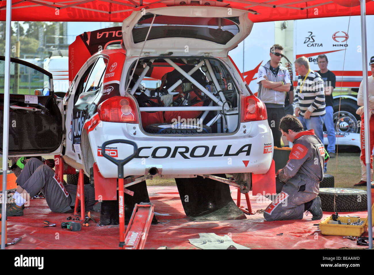 Motorsport: Rally Australia 2009/WRC rally car moving into its pit stop ...