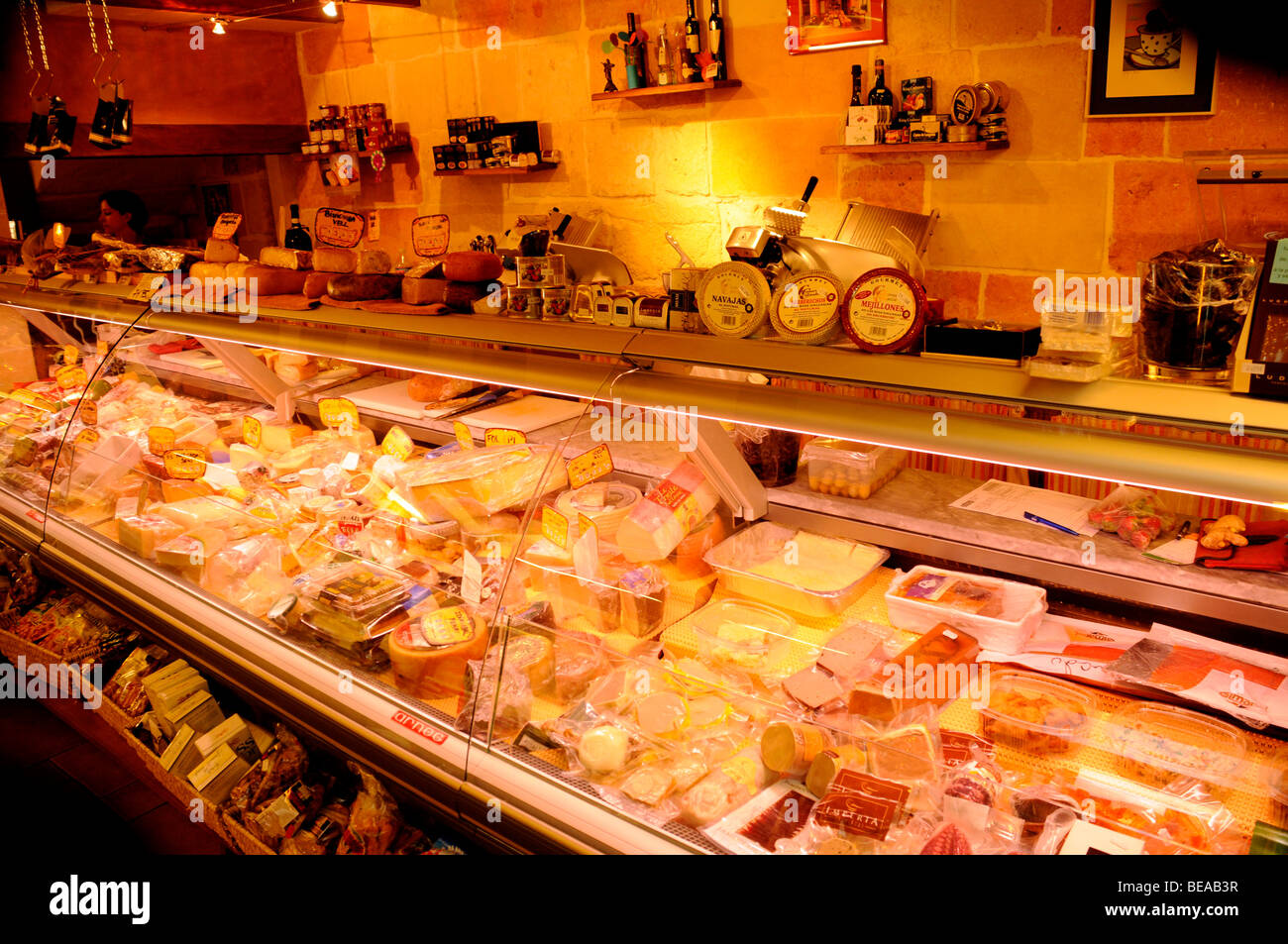 Deli shop interior hi-res stock photography and images - Alamy